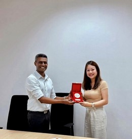 MPP Alumna Evangeline Tan Received the Service to Education Award - LKYSPP Event